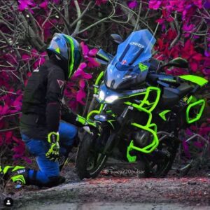 Best modified Touring Bajaj Pulsar 220 which looks awesome in India ...